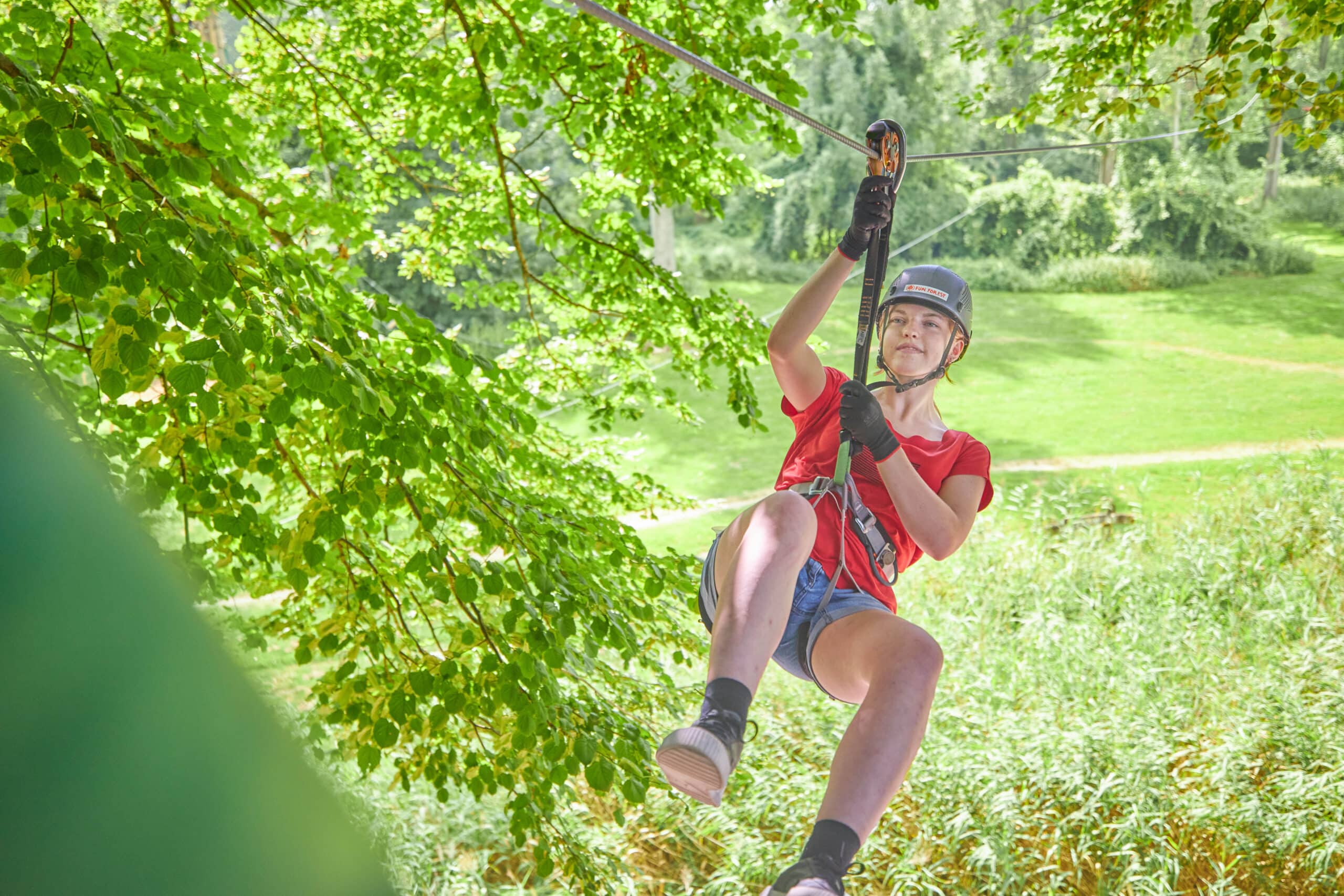 Ziplines bij Fun Forest Almere - De langste zipline van Nederland!